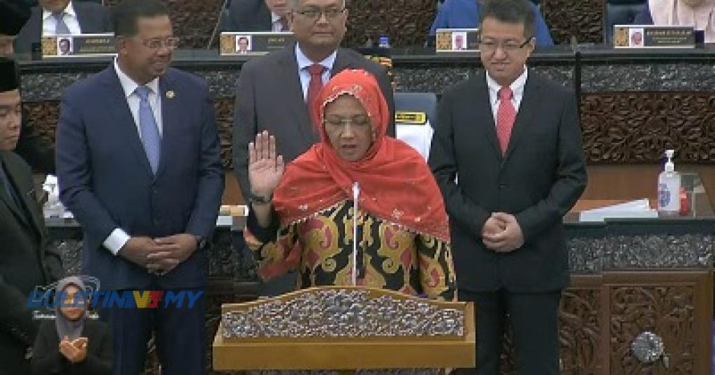 Hanifah Hajar tidak sempat undi Speaker, lewat tiba kerana masalah ...