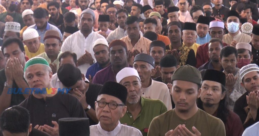 TYT Pulau Pinang menunaikan solat sunat Aidilfitri bersama 4000 jemaah ...