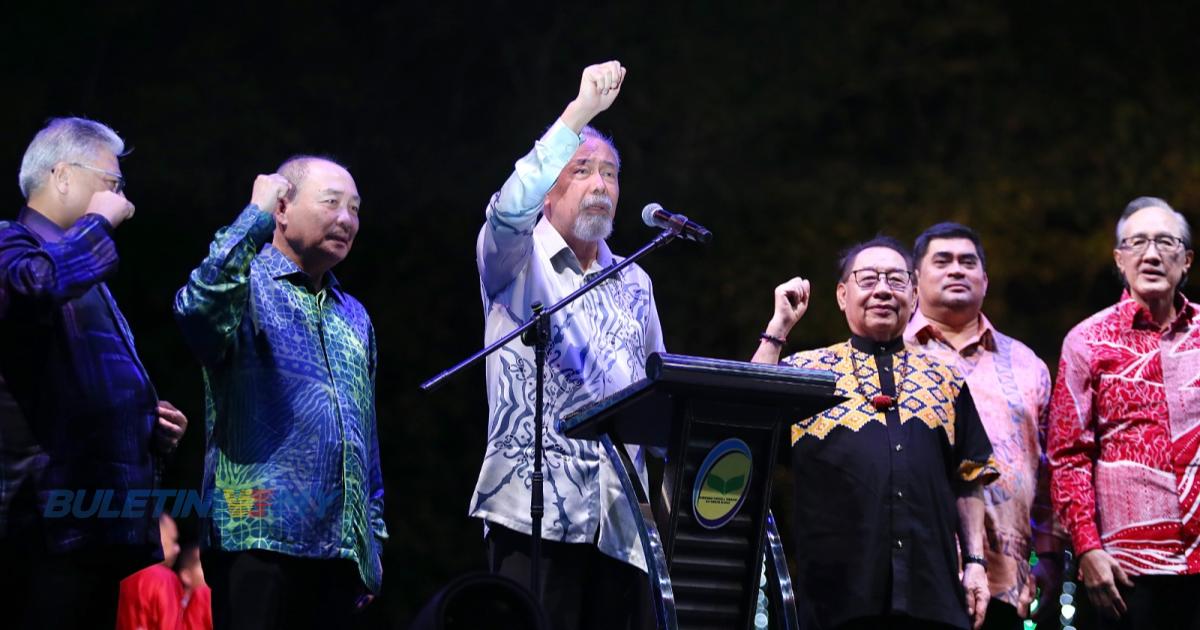 10,000 pengunjung meriahkan Sambutan Hari Sabah di Padang Merdeka ...