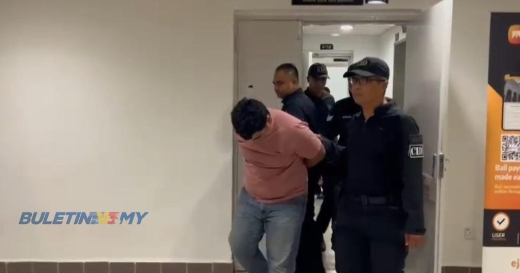 Penarik kereta didakwa miliki sepucuk pistol dan 40 biji peluru tanpa ...