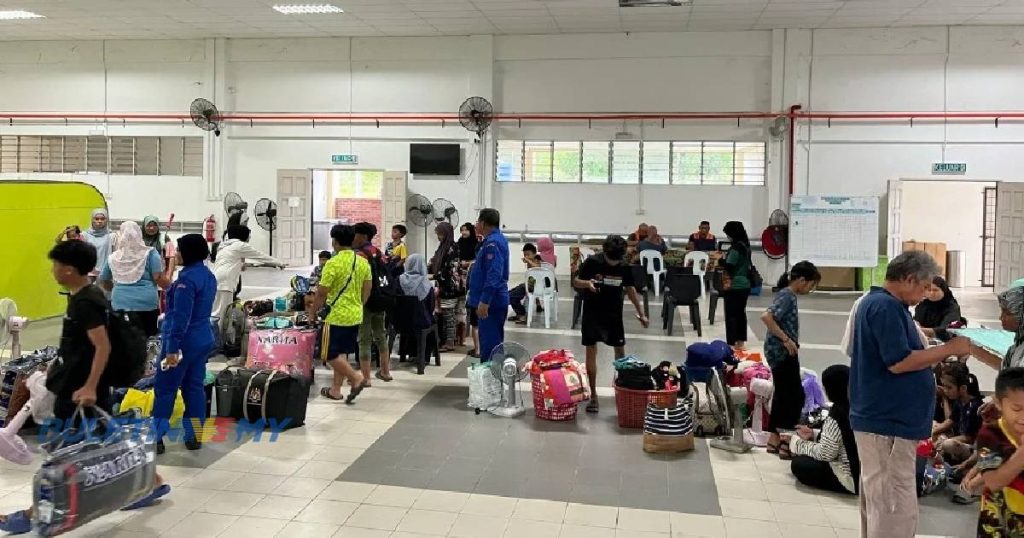 149 mangsa banjir di Beaufort kembali ke PPS | BULETIN TV3 Malaysia