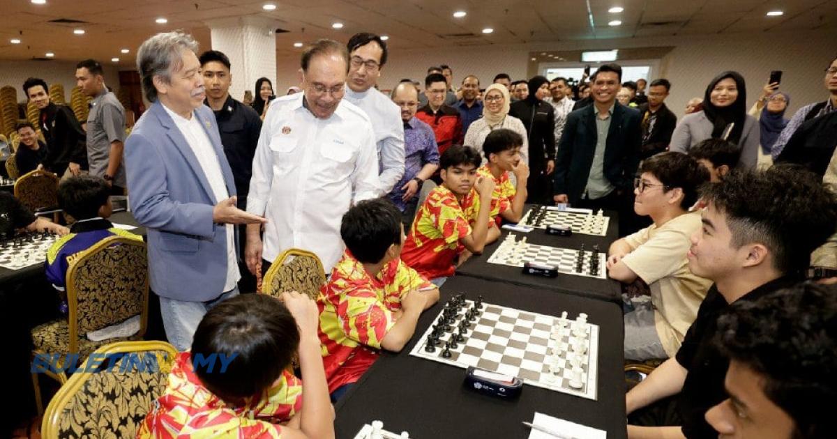 PM luang masa lihat cucu main catur di MCF | BULETIN TV3 Malaysia