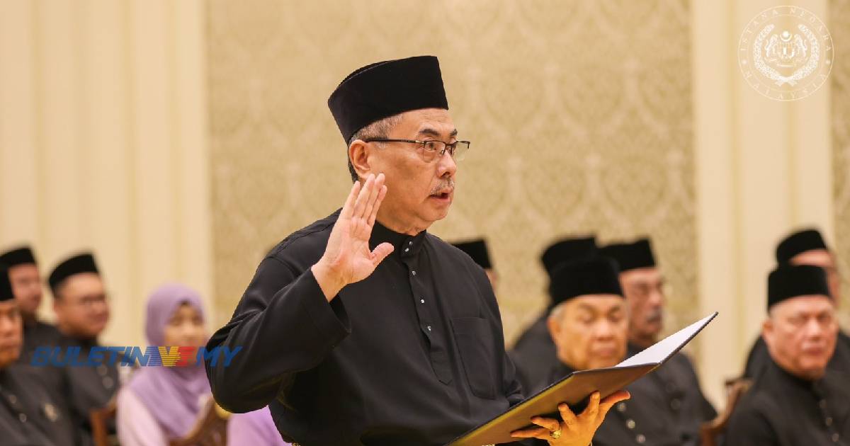 Agong kurnia Suratcara Pelantikan Ketua Hakim Negara kepada Wan Ahmad ...