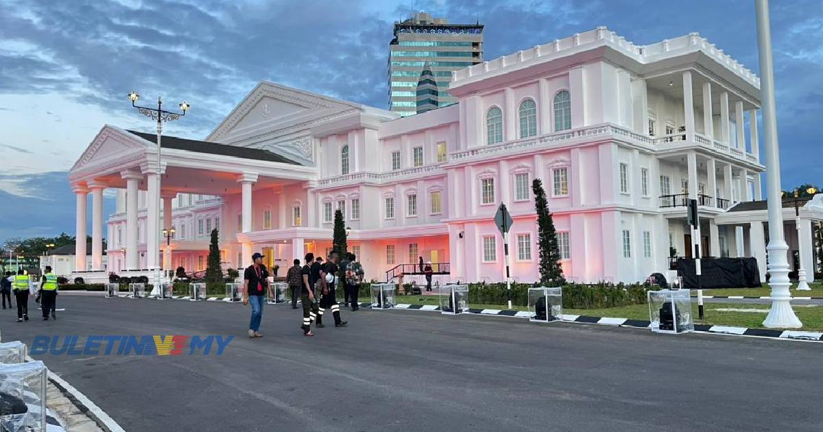 Kompleks Satria Pertiwi jadi pejabat rasmi Premier Sarawak | BULETIN ...