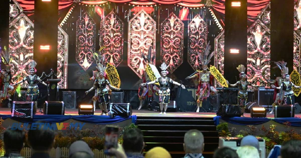 Sambutan Hari Sabah disambut meriah di Padang Merdeka Kota Kinabalu ...
