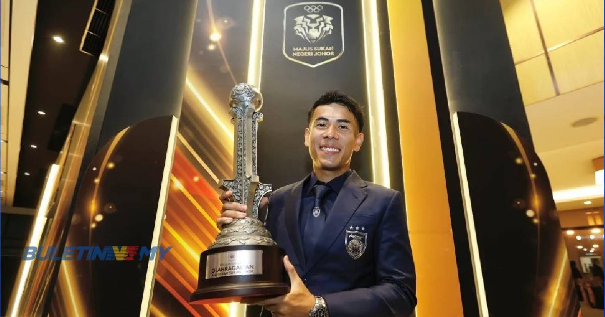 Afiq Fazail pemain bola sepak pertama dinobat Olahragawan ASJ | BULETIN ...