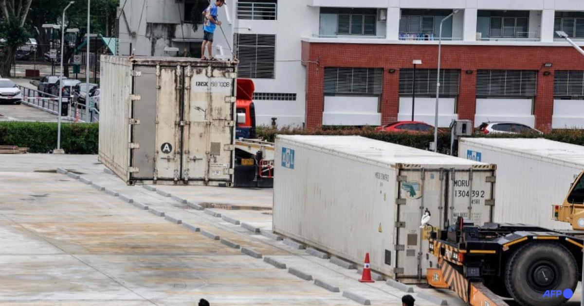 Banjir di Songkhla: Bilik mayat penuh, Thailand sedia 3 kontena sejuk ...