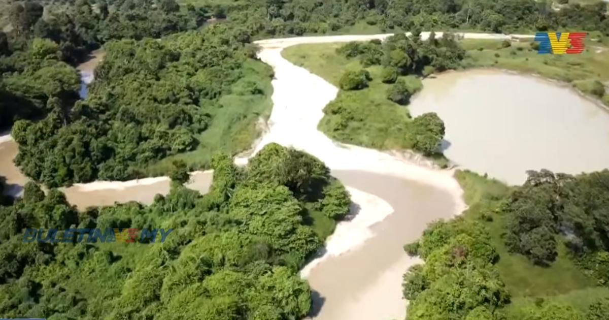 Benteng kolam takungan kelodak di kawasan perlombongan pasir pecah ...