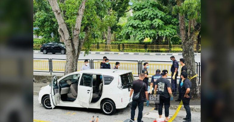 Mayat lelaki membengkak ditemui dalam kereta berkunci | BULETIN TV3 ...
