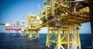 Harga minyak dunia jatuh susulan pembukaan semula Selat Hormuz ...